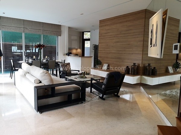 One-Tree-Hill-Collection-Living